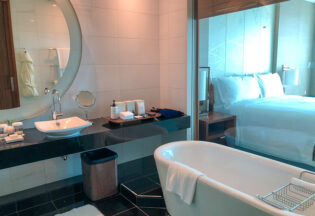 無料宿泊特典でコンラッド東京に宿泊しました | gocha と maze のごちゃまぜブログ